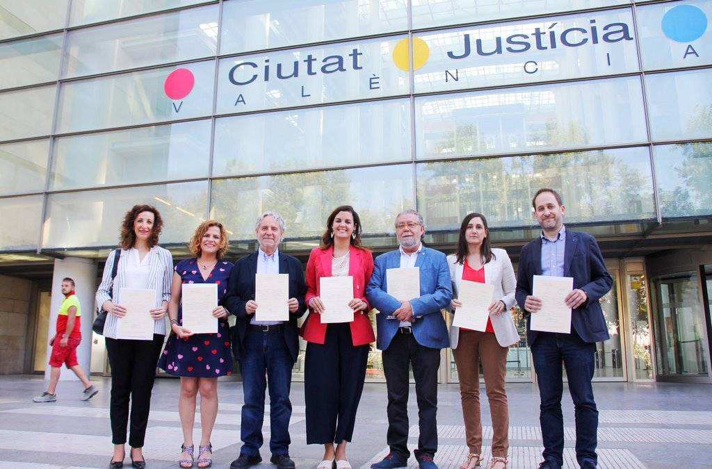 Los regidores y las regidoras electas han recibido las Carpetas del ...