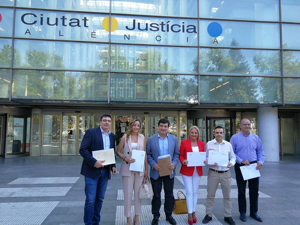 Los regidores y las regidoras electas han recibido las Carpetas del ...